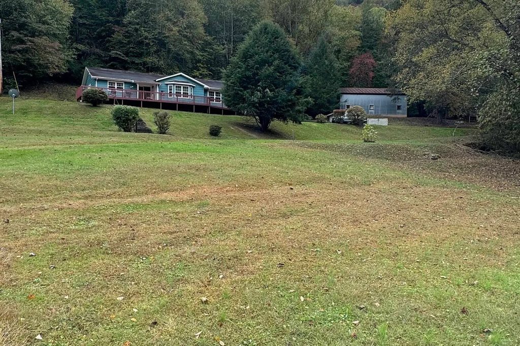 63 Acres with 4-Bedroom Home in Williamson, West Virginia – 24/7