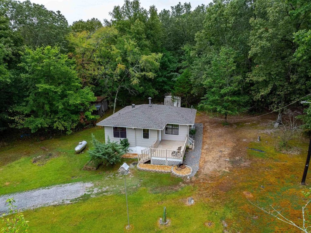 2-Bedroom Home on 5 Acres for Sale in Thida, Arkansas - WA Online