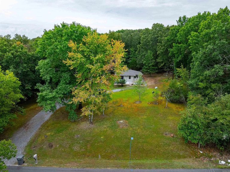 2-Bedroom Home on 5 Acres for Sale in Thida, Arkansas - WA Online