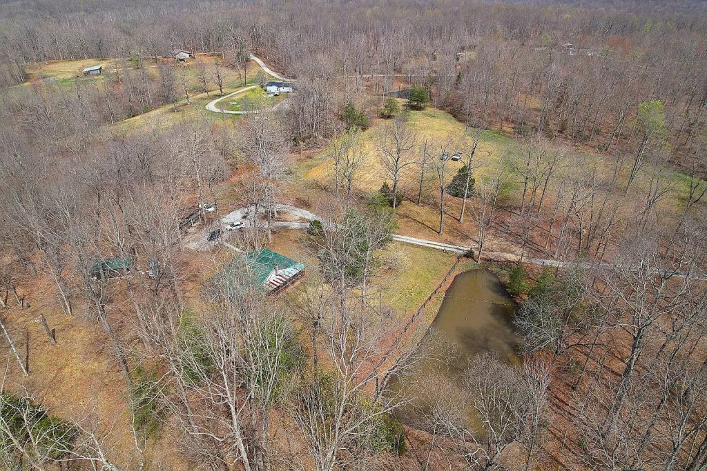 2-Bedroom Cabin on 34.5 Acres for Sale in Hustonville, Kentucky - Daily ...