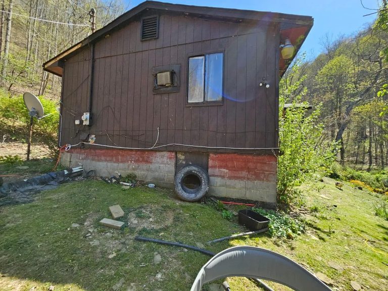 4-Bedroom Home on 15.17 Acres in Naoma, West Virginia - WA Online