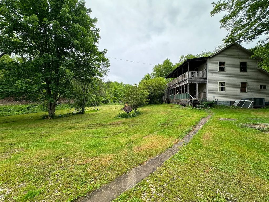 4-Bedroom Farmhouse on 33.78 Acres in Brohard, West Virginia - WA Online