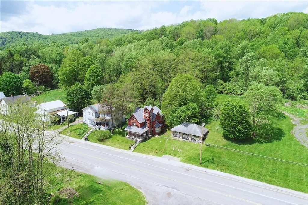 Fixer-Upper in Scenic Hamden, New York - WA Online