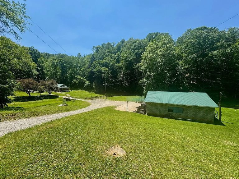 3-Bedroom Country Home on 58 Acres in Newton, WV - WA Online