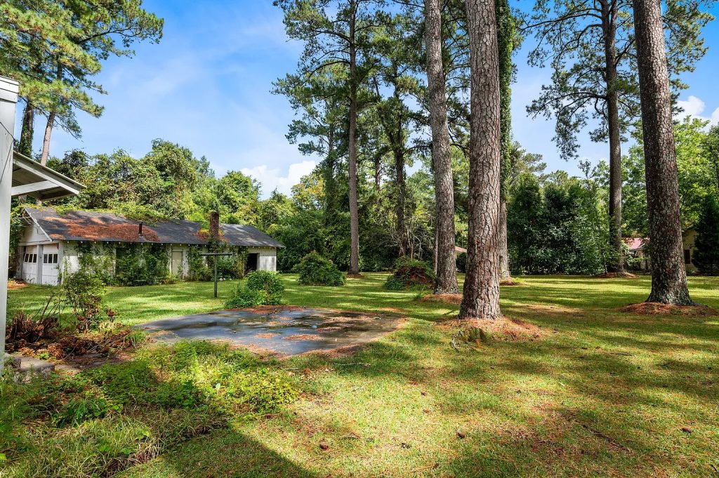 0.78-acre aurora, north carolina property with detached garage, bonus ...