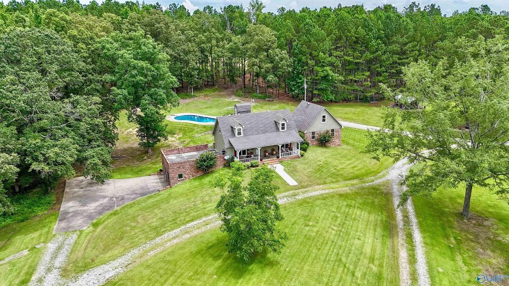 68-Acre Property with Pool in Hamilton, Alabama - WA Online