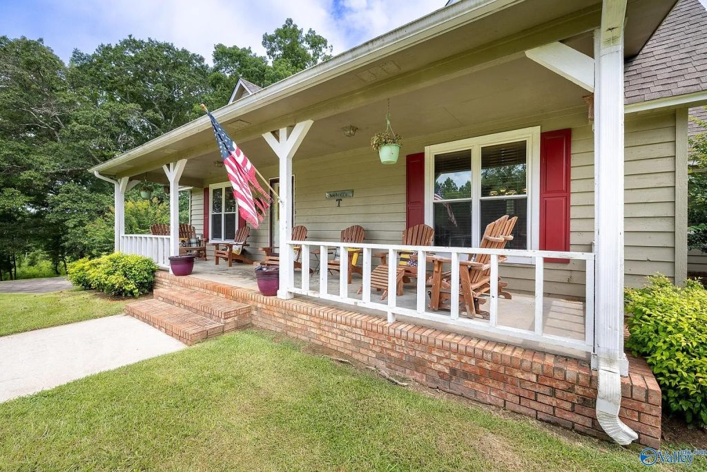 68-Acre Property with Pool in Hamilton, Alabama - WA Online