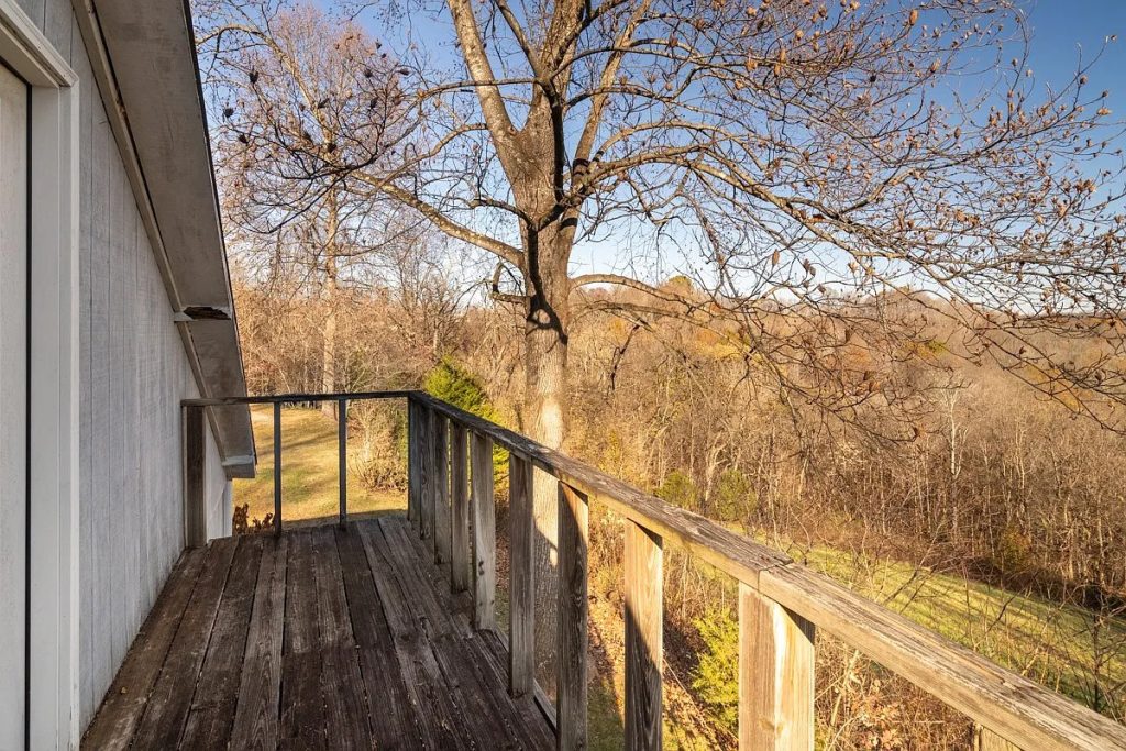 65-Acre Country Property in Lafayette, Tennessee - WA Online