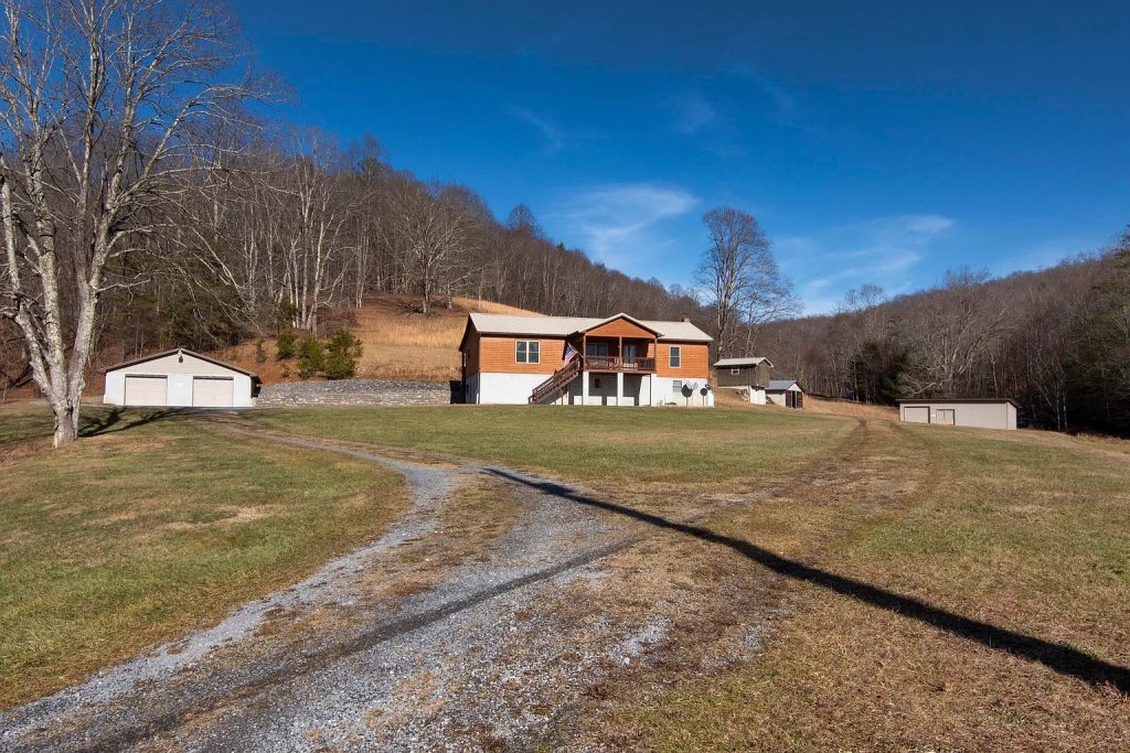 Farm with 48.69 Acres in Renick, West Virginia - WA Online