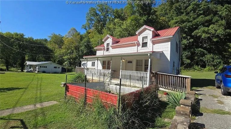 Home with 71.69 Acres in Wayne, West Virginia - WA Online